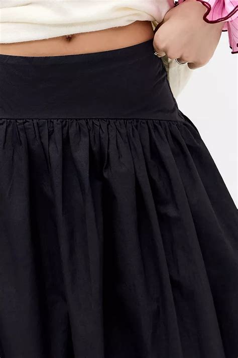 Uo Mindi Bubble Maxi Skirt Urban Outfitters Uk