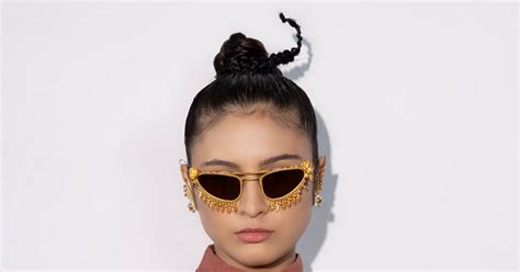 Chamali Small Medium Gold Rollthejewels Pvt Ltd 8th Wall