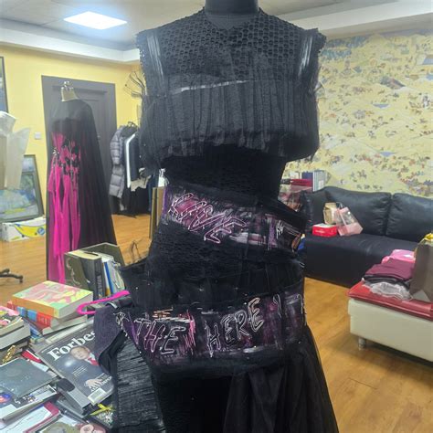 Урлах Эрдмийн дээд сургууль Ийм гоё бүтээл төрж байна Бүтэн коллекци бэлэн болохоор заавал