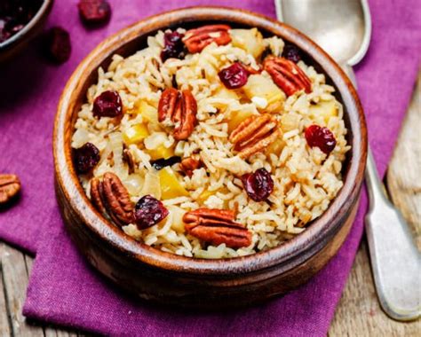 ბრინჯის ფლავი გოგრით კომშით ალუბლის ჩირით და პეკანით