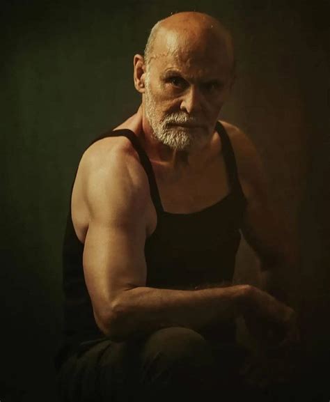 خبرآنلاین تصاویر بدن ورزیده و آماده جمشید هاشم‌پور در ۸۱ سالگی