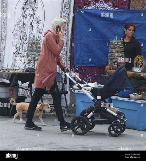 New York Ny 05042019 Agyness Deyn Shopping In Soho With Her Son