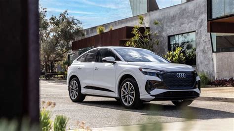 Electric Suvs Every Upcoming Suv For 2021 2022 Insideevs Car In