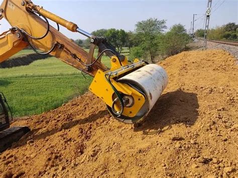 Slope Vibrator Compactor Roller For Doosan Excavator Attachment At ₹ 365000 Piece Slope