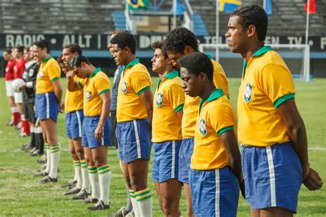 PelÉ C I N E M A G A Z Z I N O