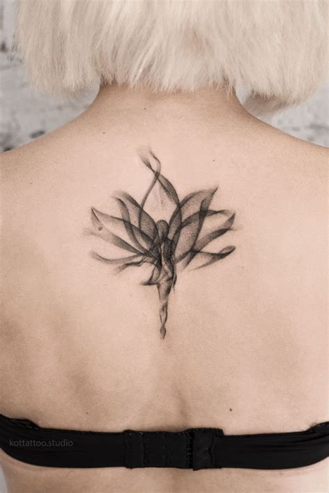 Тату на спине Тату на спине для девушки 100 фото тату на спине и эскизов на нашем сайте