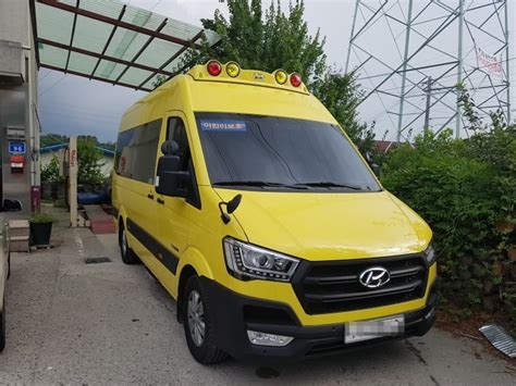 쏠라티 어린이통학버스 스포일러 형 경광등 설치 및 자동문 네이버 블로그