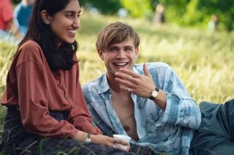 Relationship Expert Says There S A Secret To Finding Love Without Dating Apps Daily Star