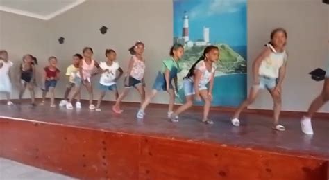 Die Oulike Danspassies Van Juffrou Minda Se Klas By Laerskool Hartenbos