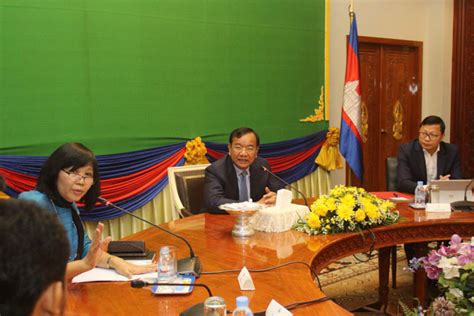 ឯកឧត្តម ឧបនាយករដ្ឋមន្រ្តី ប្រាក់ សុខុន អនុញ្ញាតឲ្យនិសិត្សអាហារូបករណ៍ទៅសិក្សានៅប្រទេសជប៉ុន