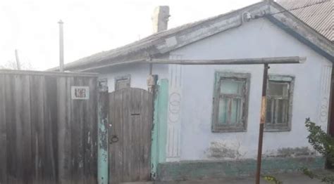 Лише після того як не ста ло мами Ваня вирішив піти до будинку де жила вона сама весь цей час