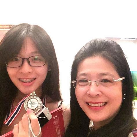 สุดารัตน์ เกยุราพันธุ์ เปิดประวัติการศึกษา หญิงหน่อยแห่งพรรคเพื่อไทย