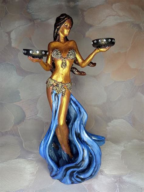 Статуетка свічник дівчина — ціна 342 грн у каталозі Статуетки Купити товари для дому та побуту