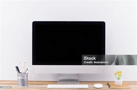 빈 화면 컴퓨터 데스크톱 Pc 업무용 업무용 업무용 테이블 전면 보기 단일 이미지에 대한 스톡 사진 및 기타 이미지 단일 이미지 데스크탑 컴퓨터 디자인 Istock