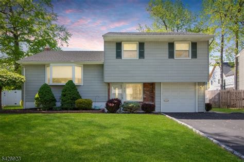 2107 Meadowview Rd Scotch Plains Township Nj 07076 Mls 4025351