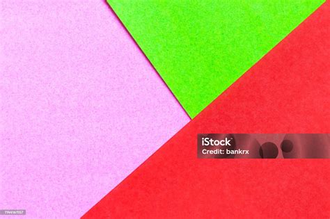 추상적 인 녹색 분홍색과 빨강 색깔 종이는 디자인 및 훈장을 위한 복사 공간을 가진 짜임새 배경 0명에 대한 스톡 사진 및 기타 이미지 Istock