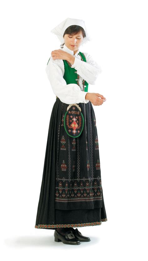 Nordfjordbunad Kvinne Store Norske Leksikon
