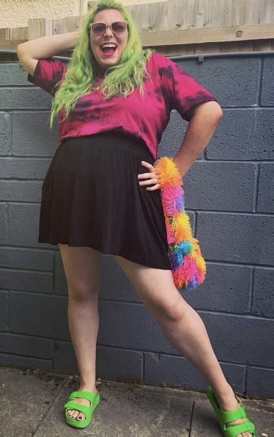 ហួសចិត្ត ស្ត្រីនេះ ចូលហូបប៊ូហ្វេ ដល់ឃើញហូបច្រើនពេក ខាងហាងគិតលុយ គុណនឹង២ហ្មង Khmerload