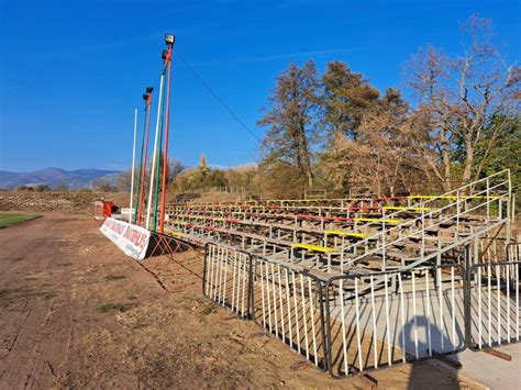 Стадион „Севтополис“ преобразен чакат феновете за мача в петък Снимки Новините от Казанлък