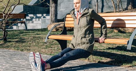 Bench Dips 13 Benefits Form Tips Variations Weights More