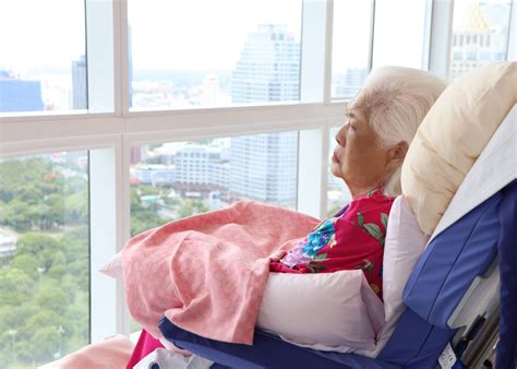 ปีติ สมเด็จพระพันปีหลวง ทรงบำเพ็ญพระราชกุศลเนื่องในวันเฉลิมพระชนมพรรษา