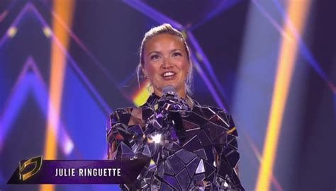 Julie Ringuette Partage Une Rare Photo Avec Son Chum Et Ses Enfants