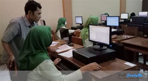 Dosen Umby Jadi Penguji Ukk Smk Maarif 1 Temon Dnd Sandy Ra