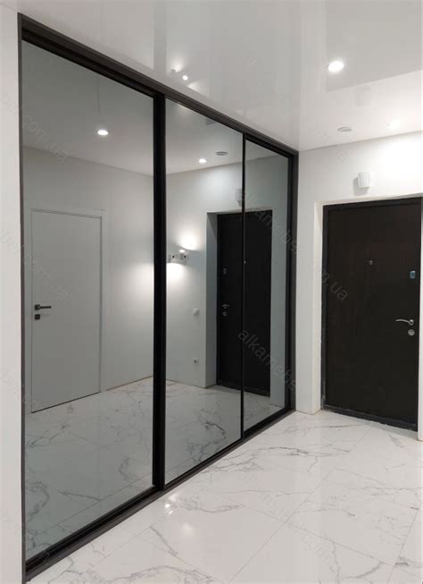 Шкаф купе в современном стиле под заказ Шкаф с зеркалами Idee Di Arredamento Arredamento