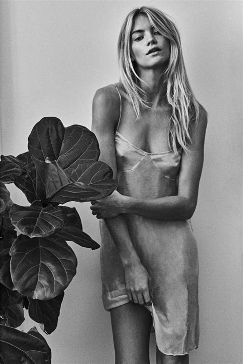 Elyse Taylor Nude Sexy Photos Thefappening