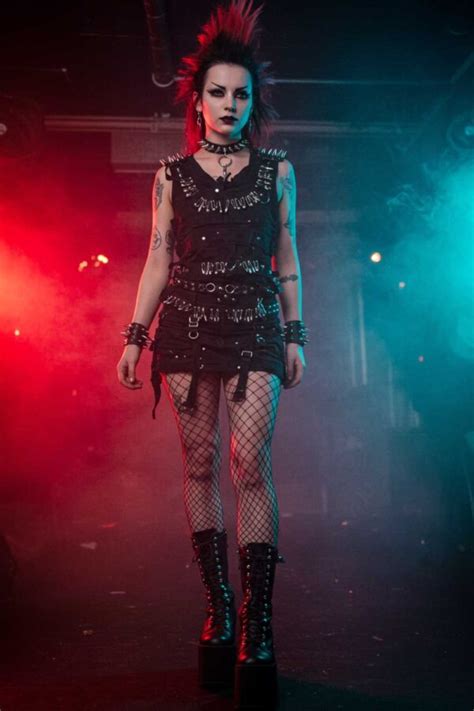 7 Killer Traditional Goth Outfits For Women Trad Goth Style