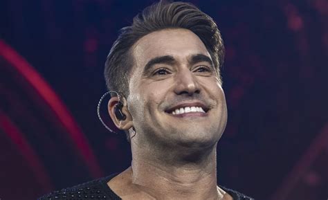 Tayrone Celebra 20 Anos De Carreira Com O Lançamento Do álbum Completo