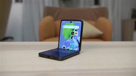 It Is A Bit Heavy On The Top Side And It Wont Fit In Your Pockets Like Your Usual Smartphone