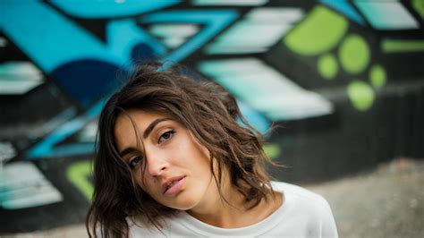 Download Wallpaper Girl Brunette Graffiti Beauty Eyes Sight