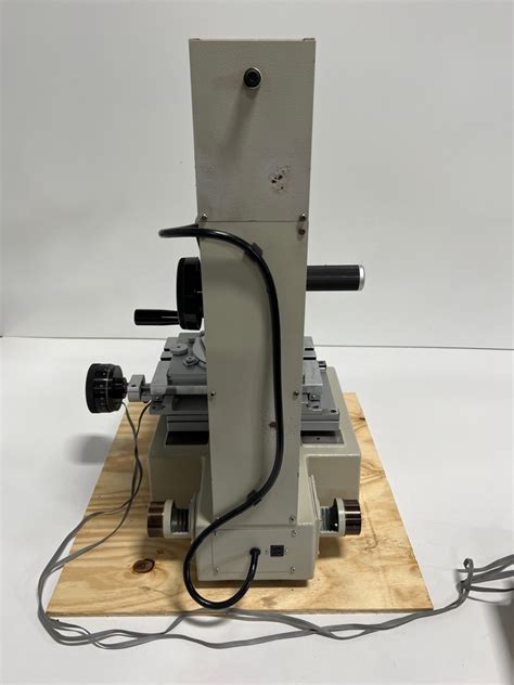 Nikon Measurement 20 Toolmakers Microscope