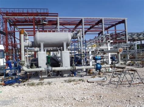 Тръбопроводи при склад за течен амоняк с ефективен капацитет 10000 тона на територията на