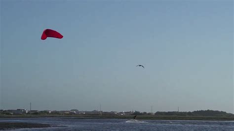 How To Twin Tip Heel To Toe Carve With Downloop Kitesurfing Technique