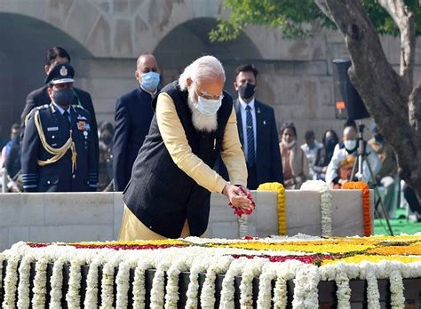 कृतज्ञ राष्ट्र ने महात्मा गांधी को उनकी 73वीं पुण्यतिथि पर किया याद