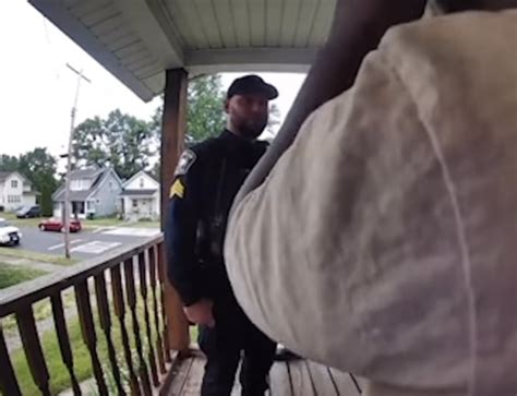 더쿠 이웃집 신고 받고 출동한 경찰 