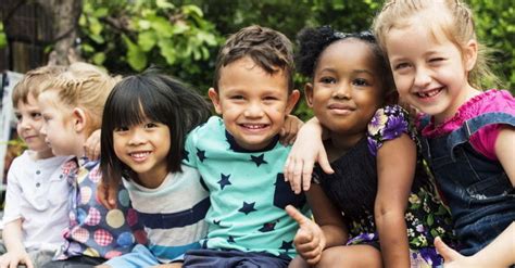 เพื่อนต่างเพศ ของลูกคืออะไร และ แฟนในวัยอนุบาลขอวลูก อธิบายได้อย่างไร