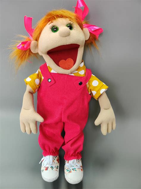 Куклы на руку с открывающимся ртом — купить по низкой цене на Яндекс ...