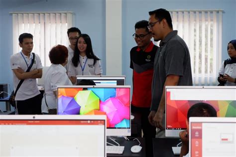 Affin Hwang Capital Management Trainee Cohort 7 Today Organised A Financial Literacy Program At