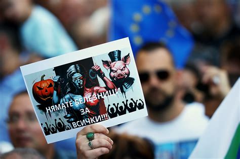 От Съдебната палата до парламента Хиляди на марш срещу бухалките