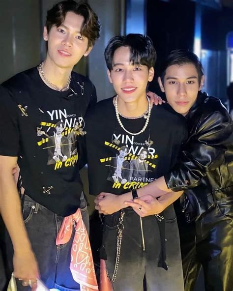 Story Wypb พี่ฟาร์กอดเอวพี่วอร์ พี่หยิ่นโอบไหล่พี่วอร์