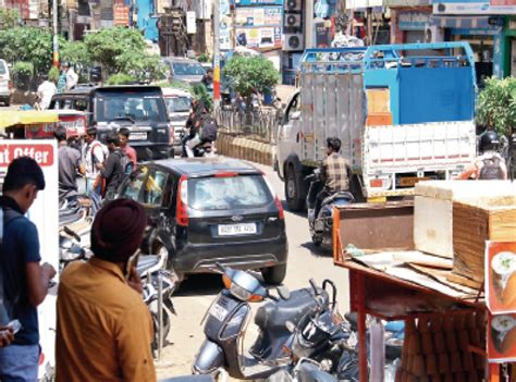 For 10 Months 33 New Parking Got Stuck Due To Negligence Of Officers