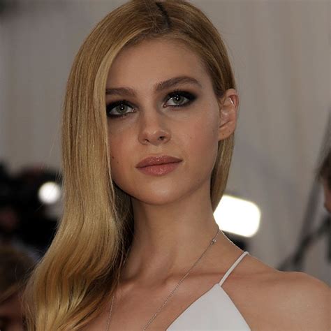 Nicola Peltz Chaud