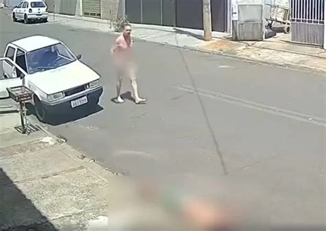 Vídeo ‘peladão Mata Enteado A Facadas No Meio Da Rua