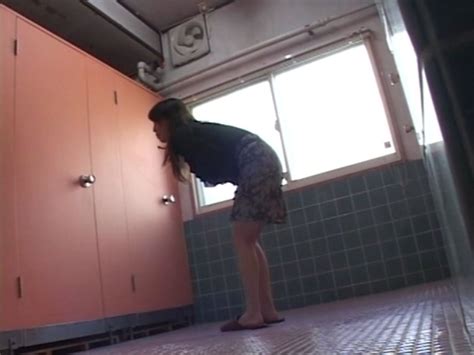 「おしっこ我慢の限界 トイレに間に合わず途中で悶絶失態おもらし盗撮」：エロ動画・アダルトビデオ Mgs動画＜プレステージ グループ＞