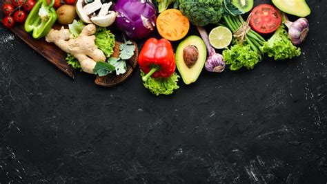 검은 배경에 신선한 야채 채식 음식 맨 위 보기 텍스트에 사용할 수 있는 여유 공간입니다 과일에 대한 스톡 사진 및 기타 이미지 Istock