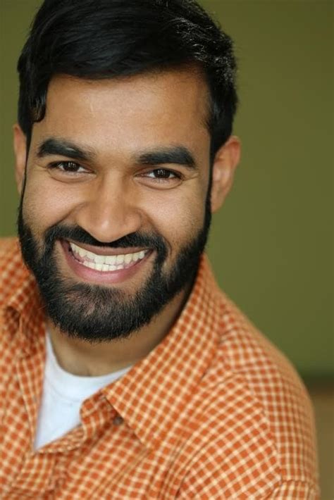 Stephen George About Entertainmentie