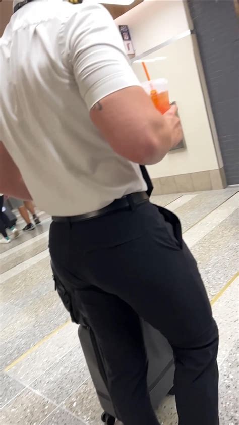 Spotted This Sexy Hot Straight British Man Omg His Ass So Big Juicy He Made Me So Hard
